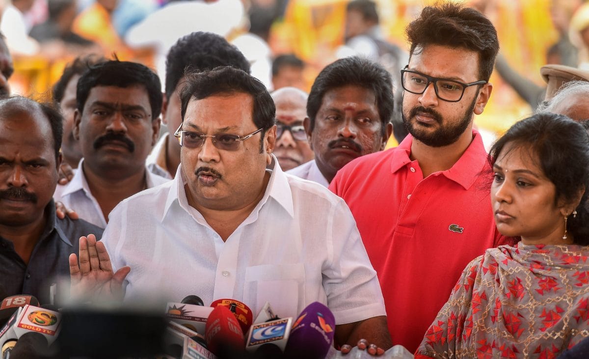 DMK family feud out in open after Karunanidhi's death, Alagiri trains ...