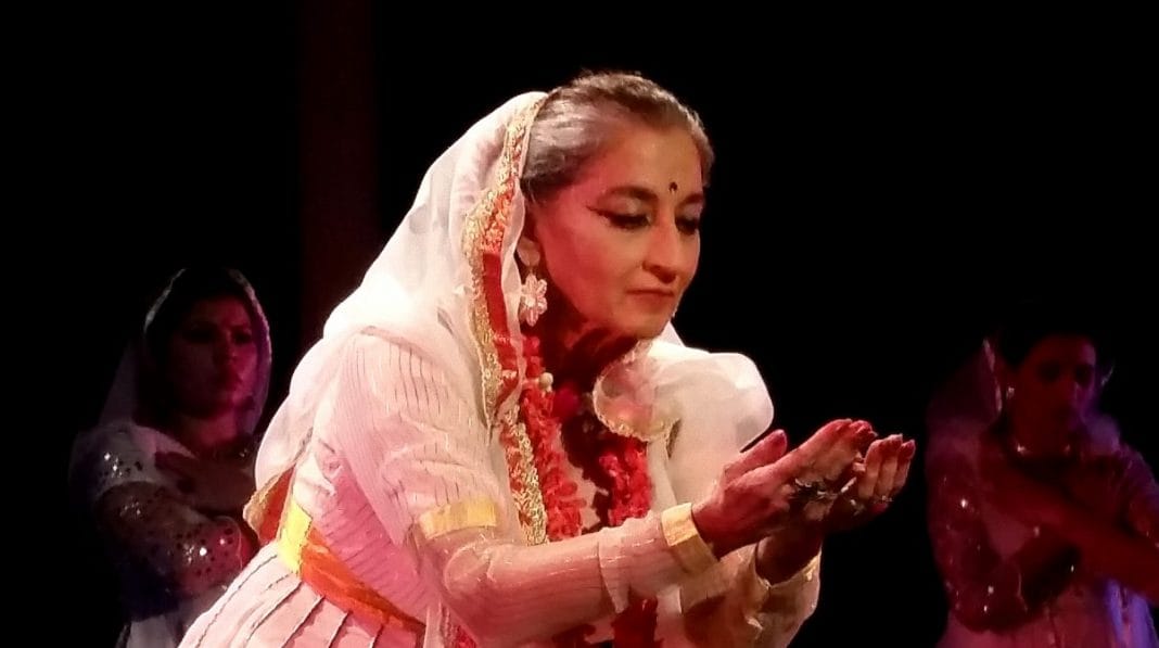 Pakistani police detain Sheema Kermani in Karachi