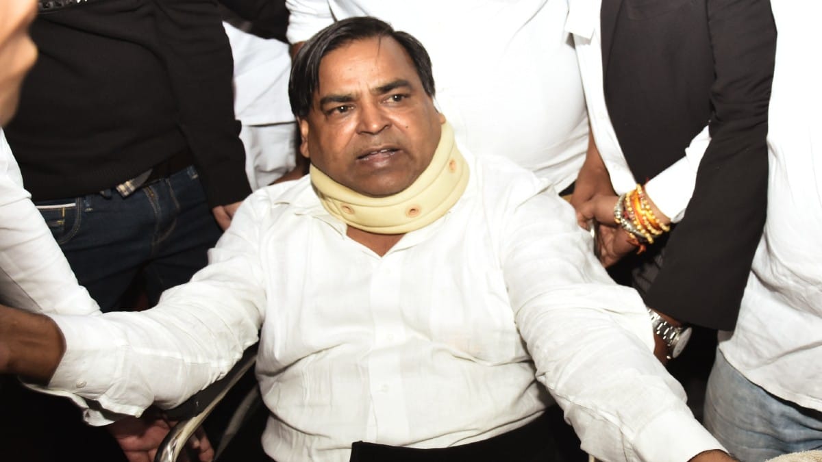 UP ex-minister Prajapati jailed for rape, but wife & bahu keep ...