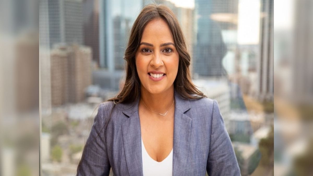 Indian-origin Manpreet Monica Singh sworn in as first female Sikh judge ...