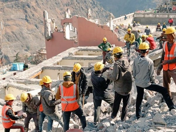 Cracks noticed in 868 buildings of Joshimath so far says DM Chamoli ...