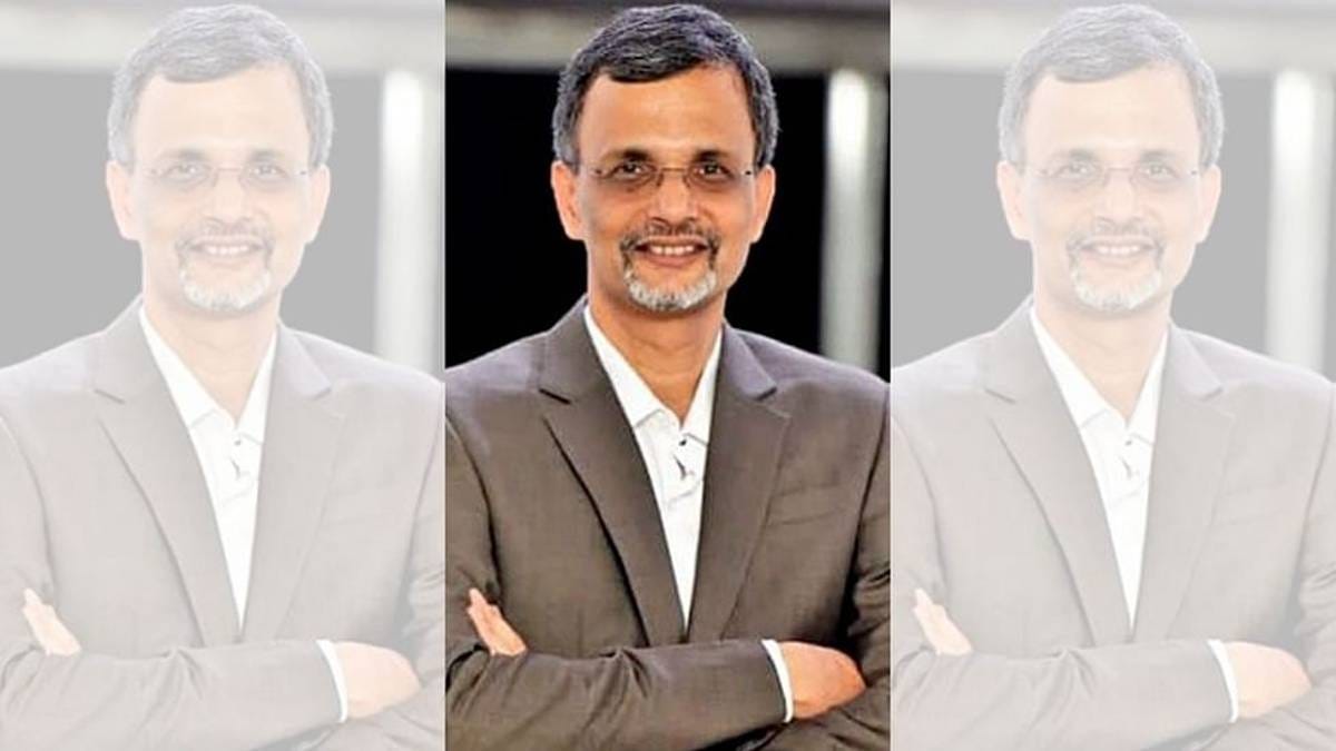 'Don't bet against India' — CEA Nageswaran vs ex-CEA Subramanian in ...