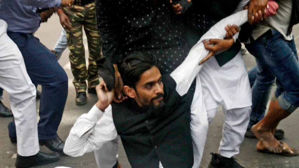 Eye on Muslim votebank, rivals BJP & Left rally behind arrested Indian ...