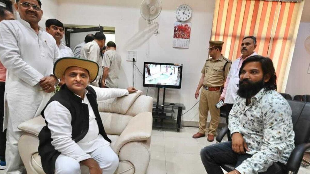 Arif turned away from meeting sarus in Kanpur zoo. Next mission is SP ...