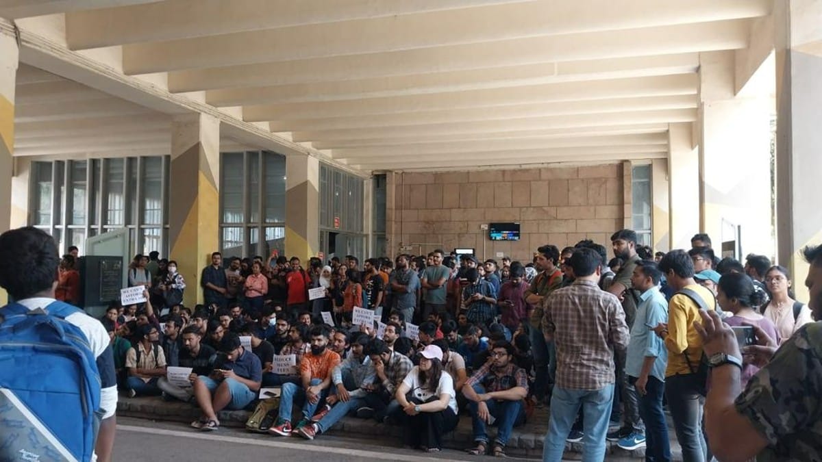 'Paying entire mess staff's salary' — close to 400 IIT-Delhi students ...