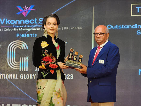 Kangana Ranaut presents Lifetime Achievement Award to Olympic judge ...