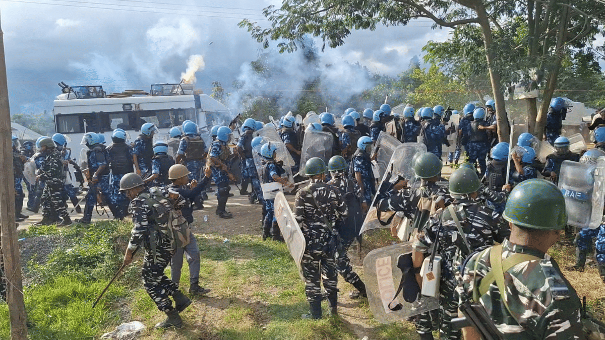 Meitei protesters clash with security personnel over barricade in ...