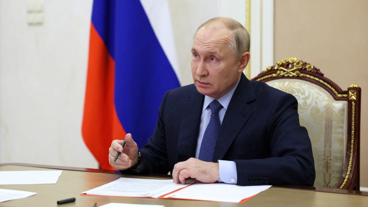 Putin confirms he will run for 2024 presidential polls