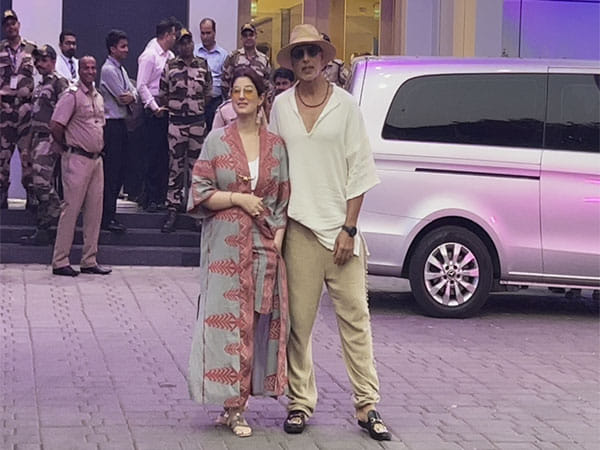 Akshay Kumar, Twinkle Khanna with kids return to Mumbai from New Year's ...