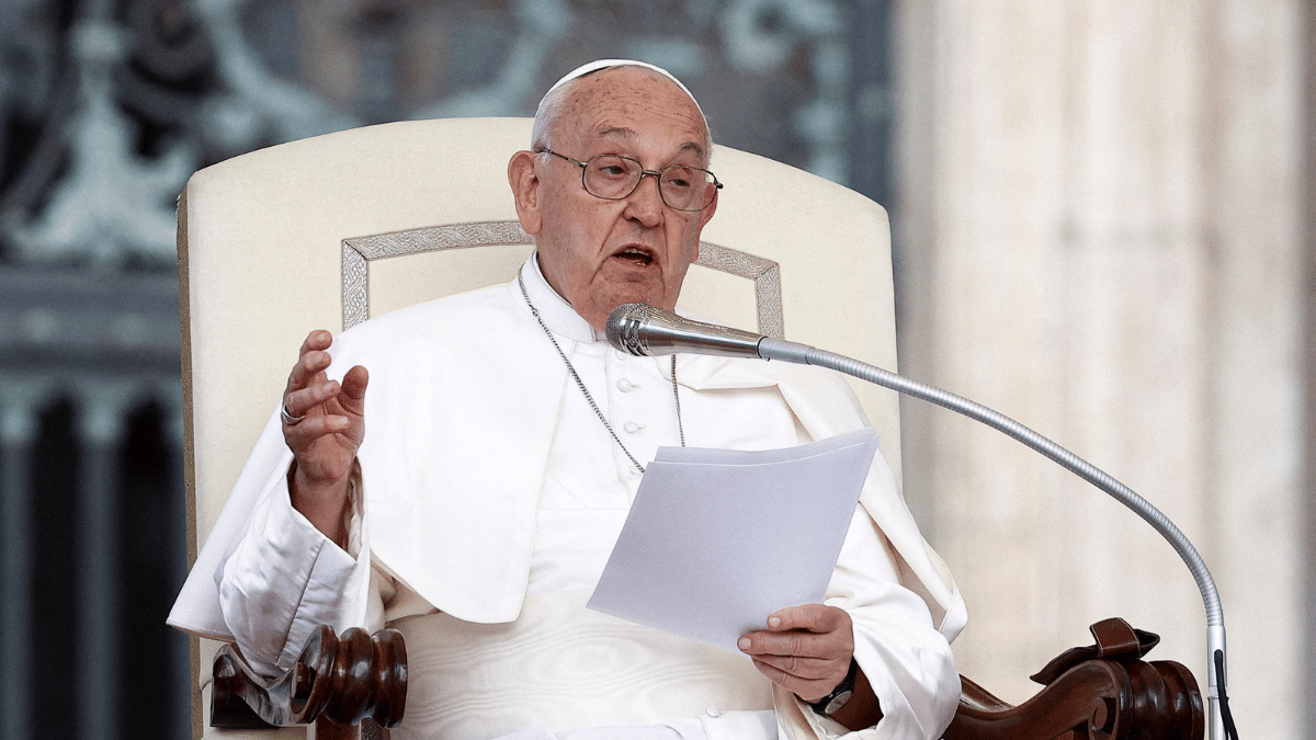 Italy: Pope used vulgar Italian word to refer to LGBT people