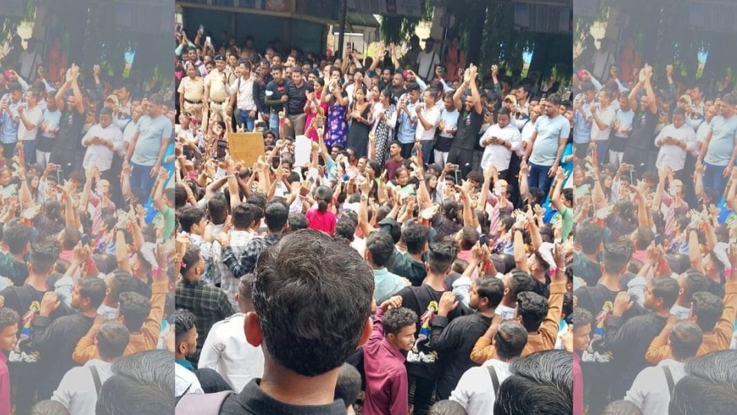 Parents protest sexual assault 2 school girls, Thane Badlapur