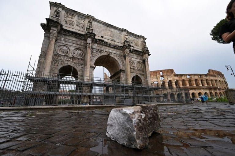 Ancient Roman Arch of Constantine damaged by lightning – ThePrint ...