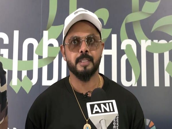 Former Indian cricketer Sreesanth dances to Bollywood beats in Riyadh ...