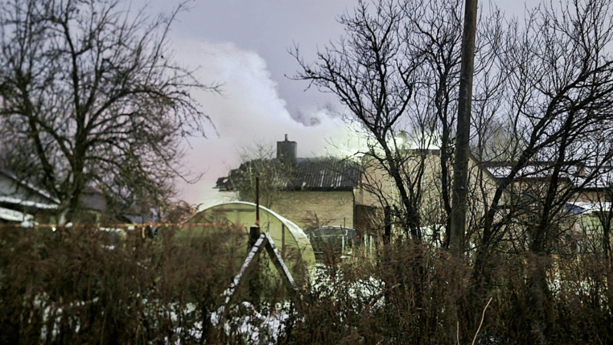 1 dead, 3 injured after DHL cargo plane crashes into house near ...