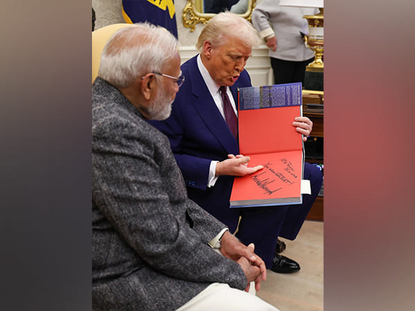 Trump gifts Modi 'Journey Together' photobook, personalises it with "Mr ...