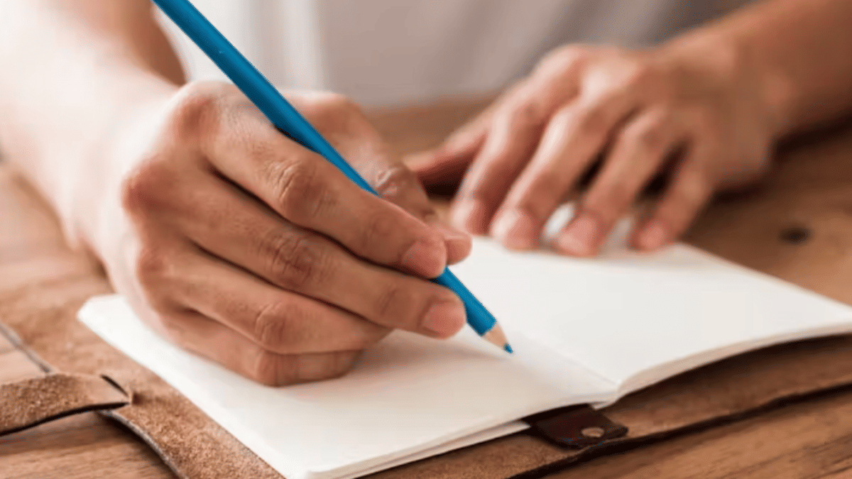 Practicing gratitude can help overcome negativity bias. Here is how ...