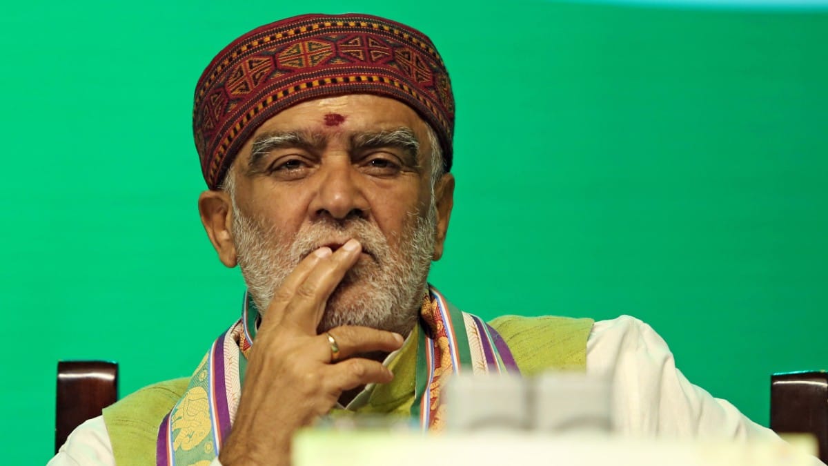 No place to sit for Ashwini Choubey at Bihar BJP meet & the Chandigarh ...