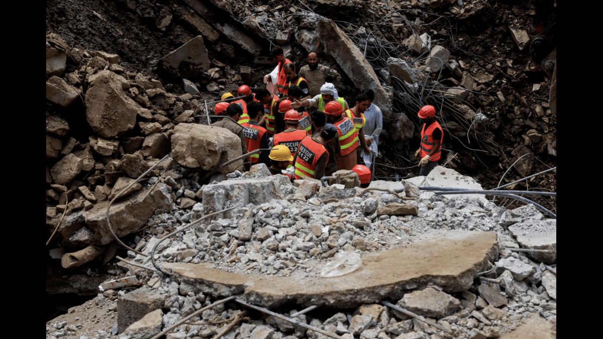 Northwest Pakistan flash floods death toll rises to 365