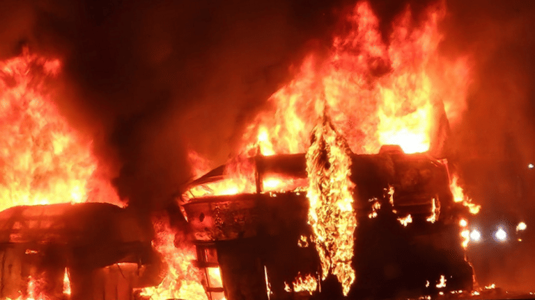 10 dead in fiery bus crash in Karnataka's Chitradurga
