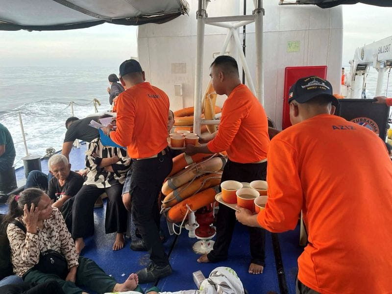 Divers to be deployed in search for missing in Philippine ferry sinking ...