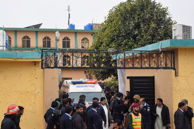 At least 31 killed in Islamabad Shi'ite mosque bombing, Islamic State ...