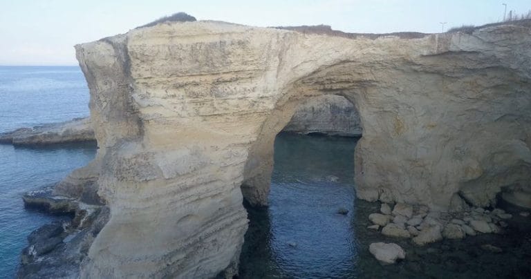 'Lovers' Arch' collapses on Valentine's Day on Italy's Adriatic coast ...