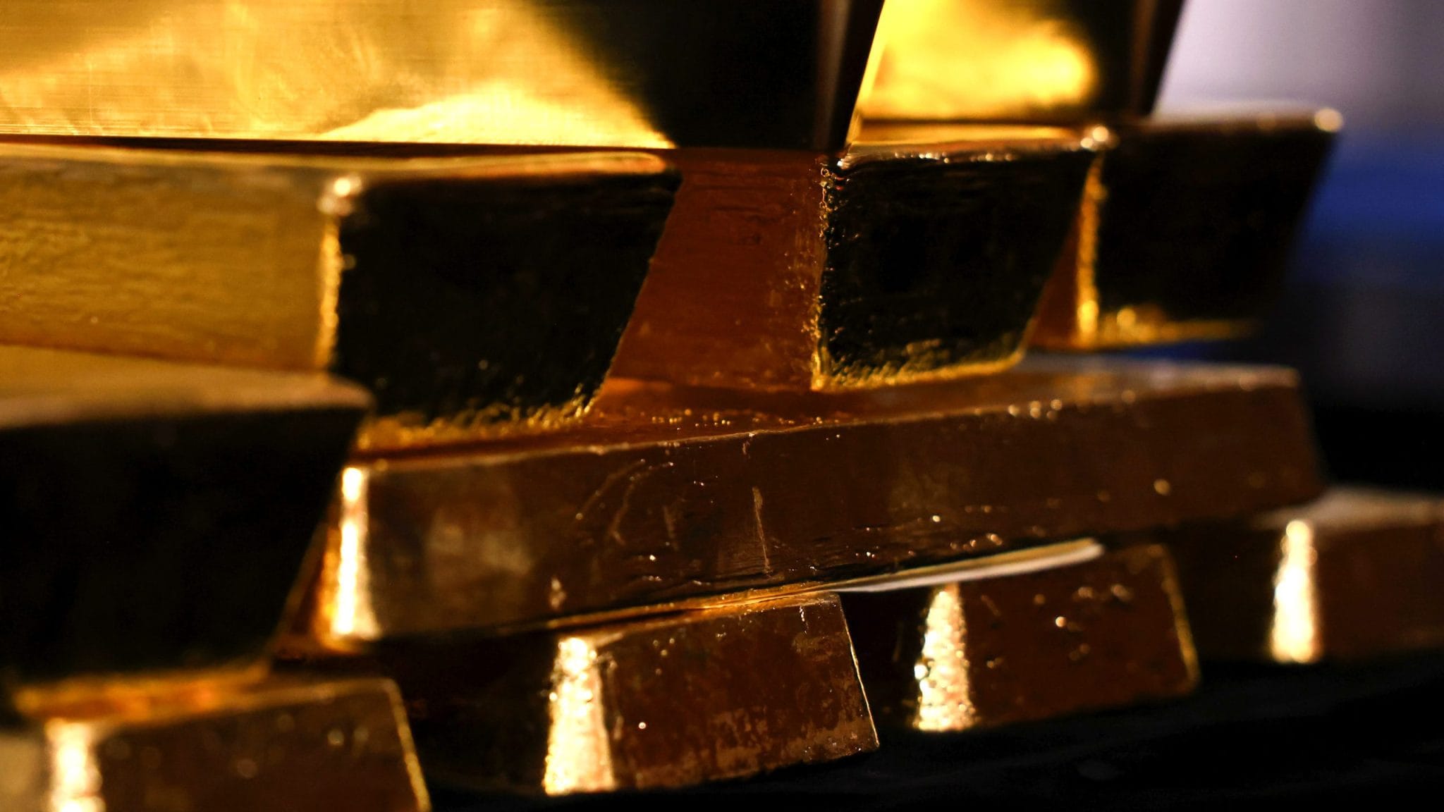 Gold stuck in Dubai due to the war being sold at steep discounts