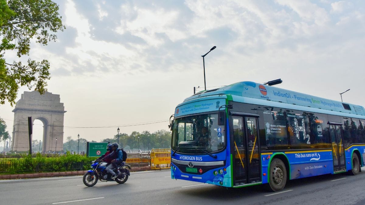 Hydrogen bus shuttle in Delhi's Central Vista. Trials on in 8 states