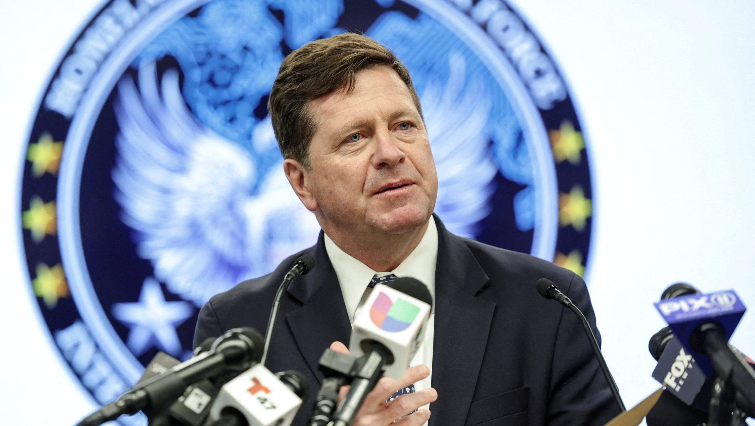Trump picks top Manhattan federal prosecutor Jay Clayton as next ...
