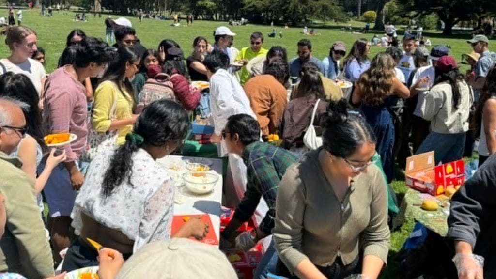 Kesar & Alphonso star in San Francisco's 4th annual mango party. 200 ...